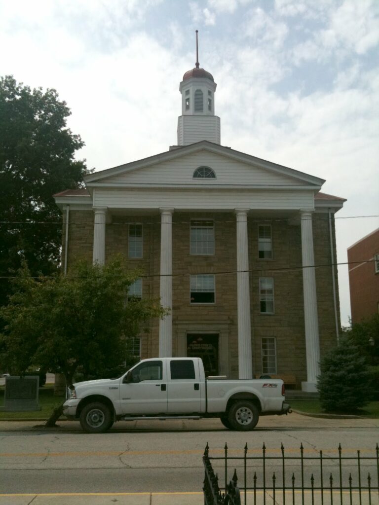 Lewis County Courthouse in Vanceburg, Ky. – The Kaintuckeean Lewis County Courthouse in Vanceburg, Ky. – The Kaintuckeean